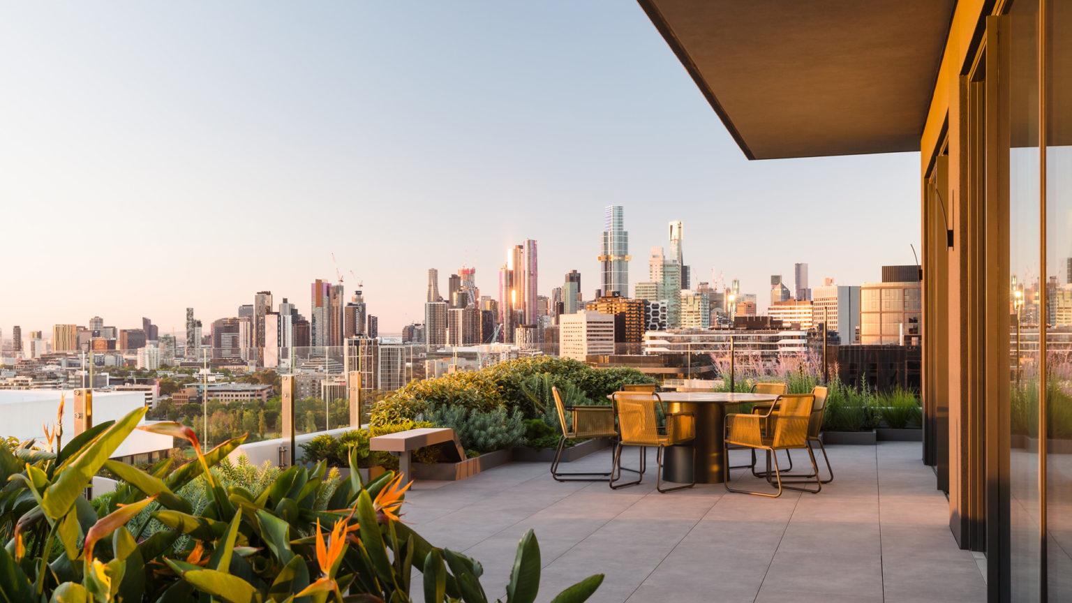 The Importance of Soil Structure on Green Roofs - rooflite - Green Roof ...